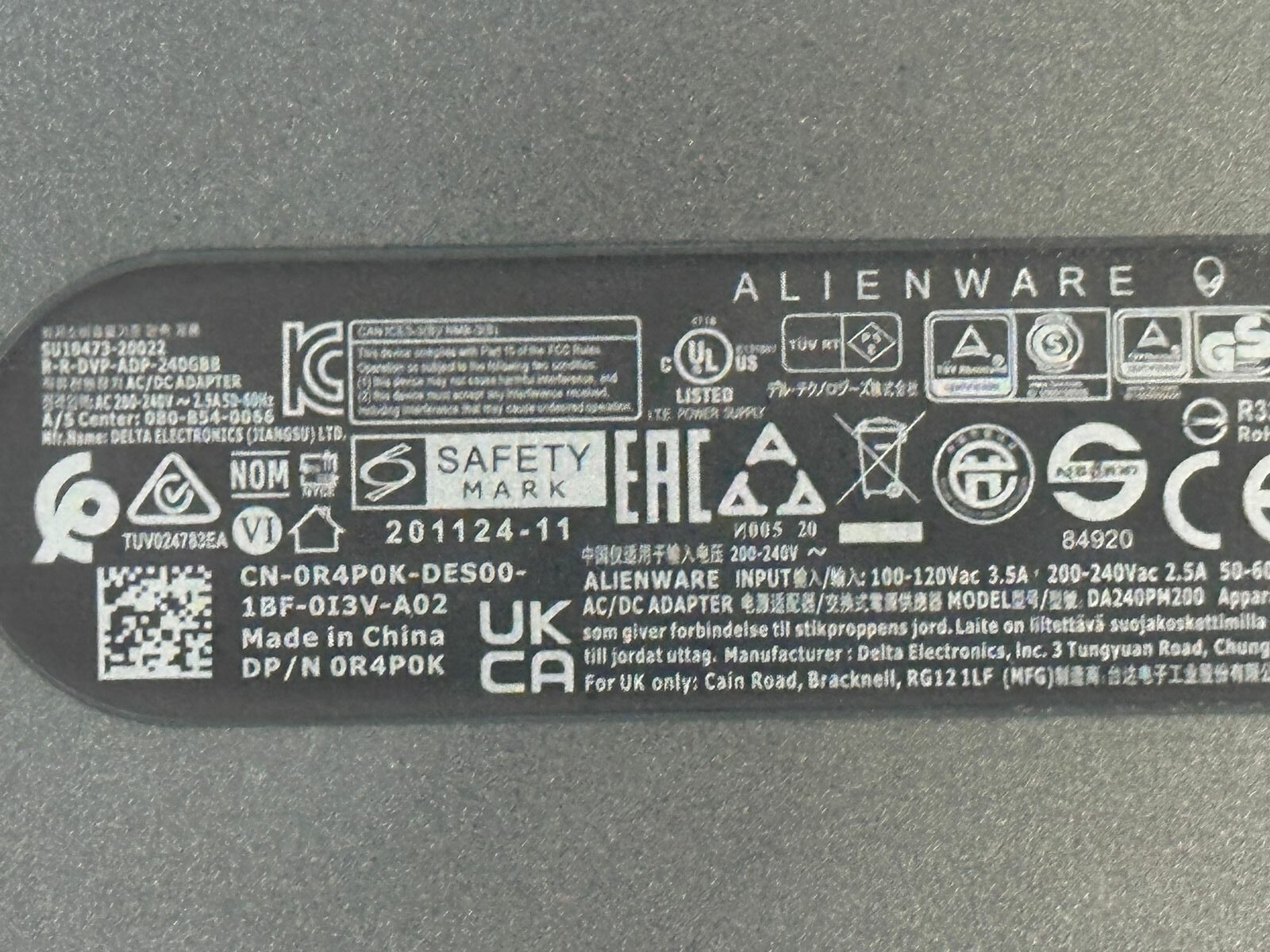 CARGADOR DELL 19.5V 12.31A 240W (7.4*5.0 MM) SLIM OVALADO – LOGO ALIENWARE – Soluciones Portátiles