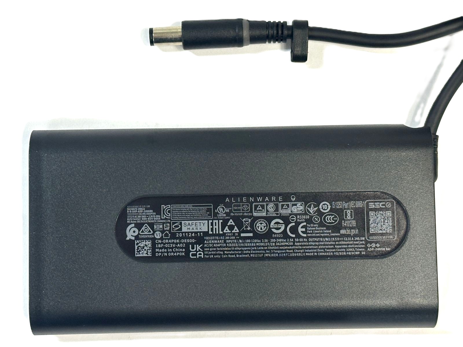 CARGADOR DELL 19.5V 12.31A 240W (7.4*5.0 MM) SLIM OVALADO – LOGO ALIENWARE – Soluciones Portátiles